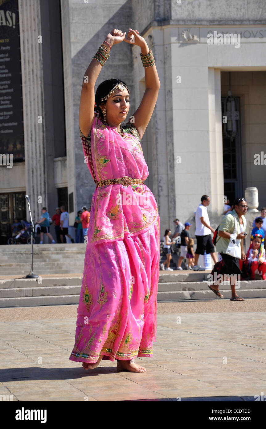 Indian traditional dancing Stock Photo - Alamy