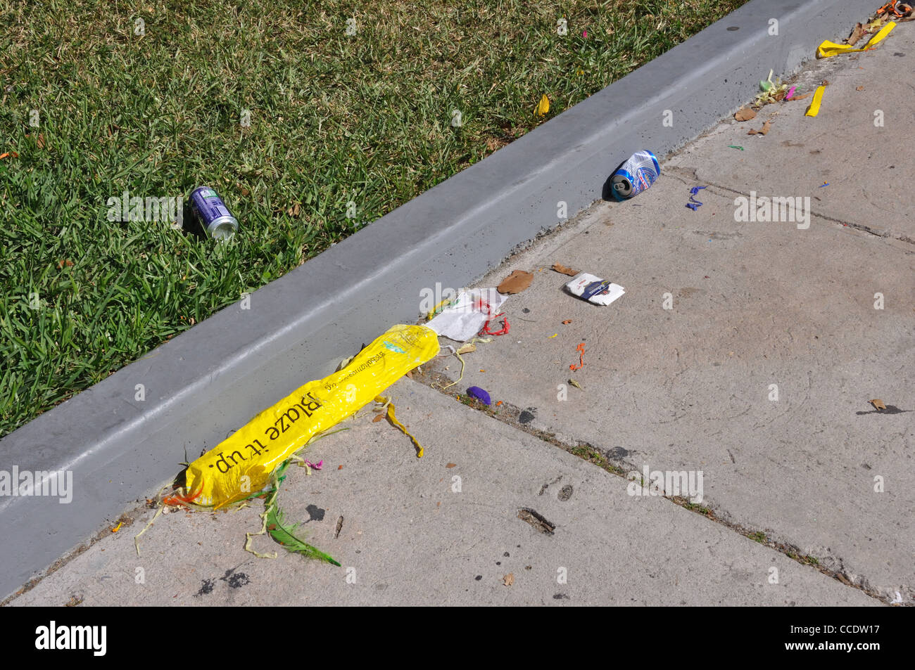 Garbage on street Stock Photo - Alamy