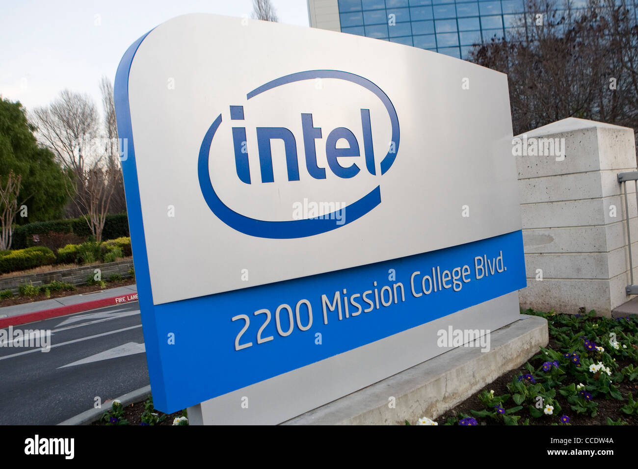 The headquarters of Intel Stock Photo - Alamy