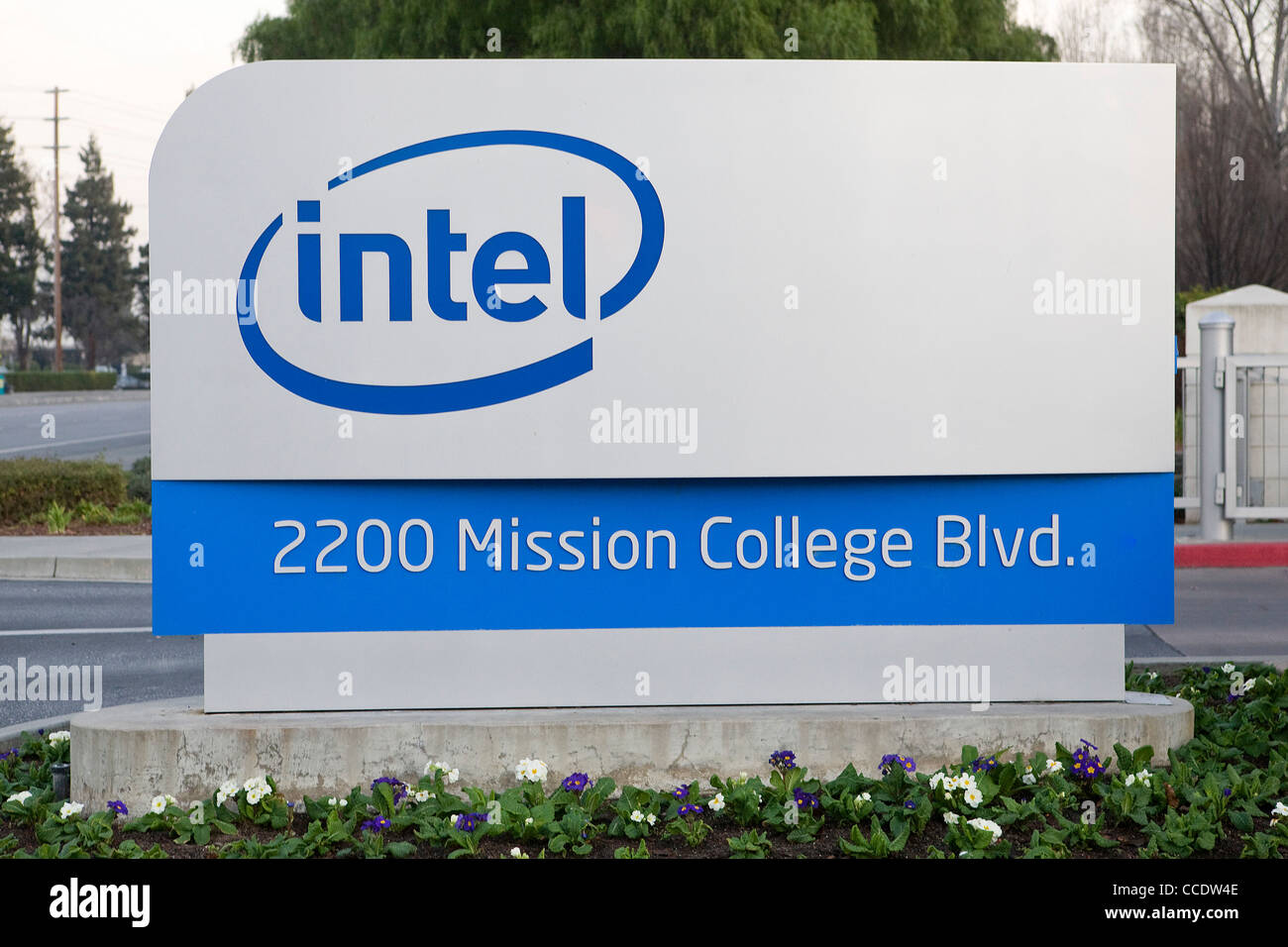 The headquarters of Intel Stock Photo - Alamy