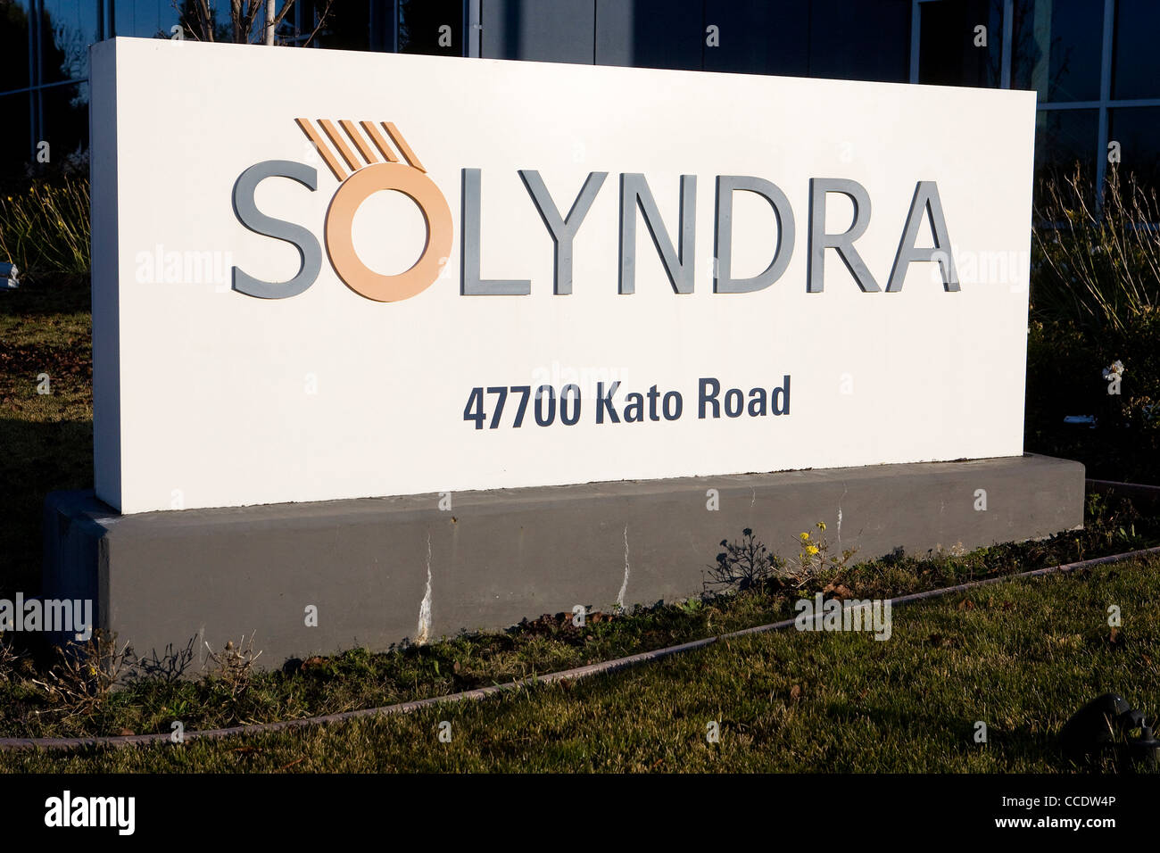 The headquarters and factory of bankrupt solar panel maker Solyndra ...