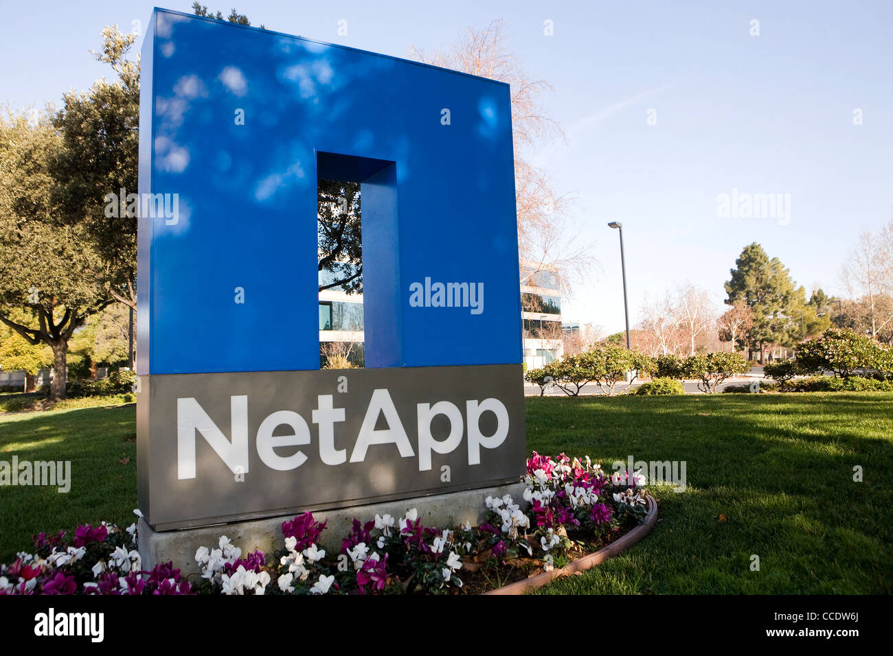 Netapp logo hi-res stock photography and images - Alamy