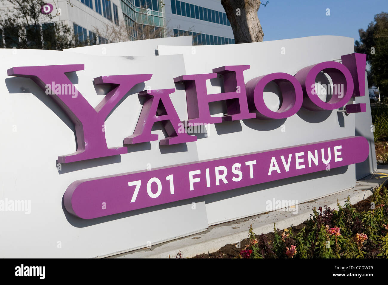 The headquarters of Yahoo! Stock Photo - Alamy