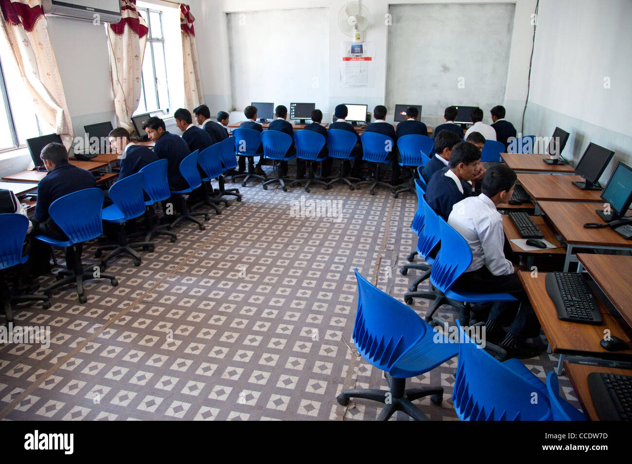 Pakistan school computer hi-res stock photography and images - Alamy