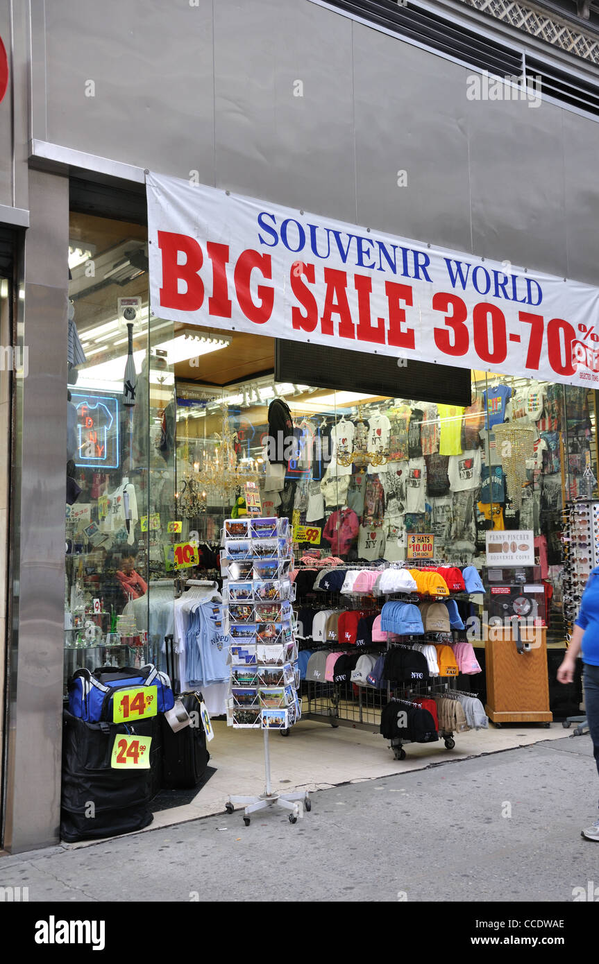 Sale sign on store, New York, USA Stock Photo - Alamy