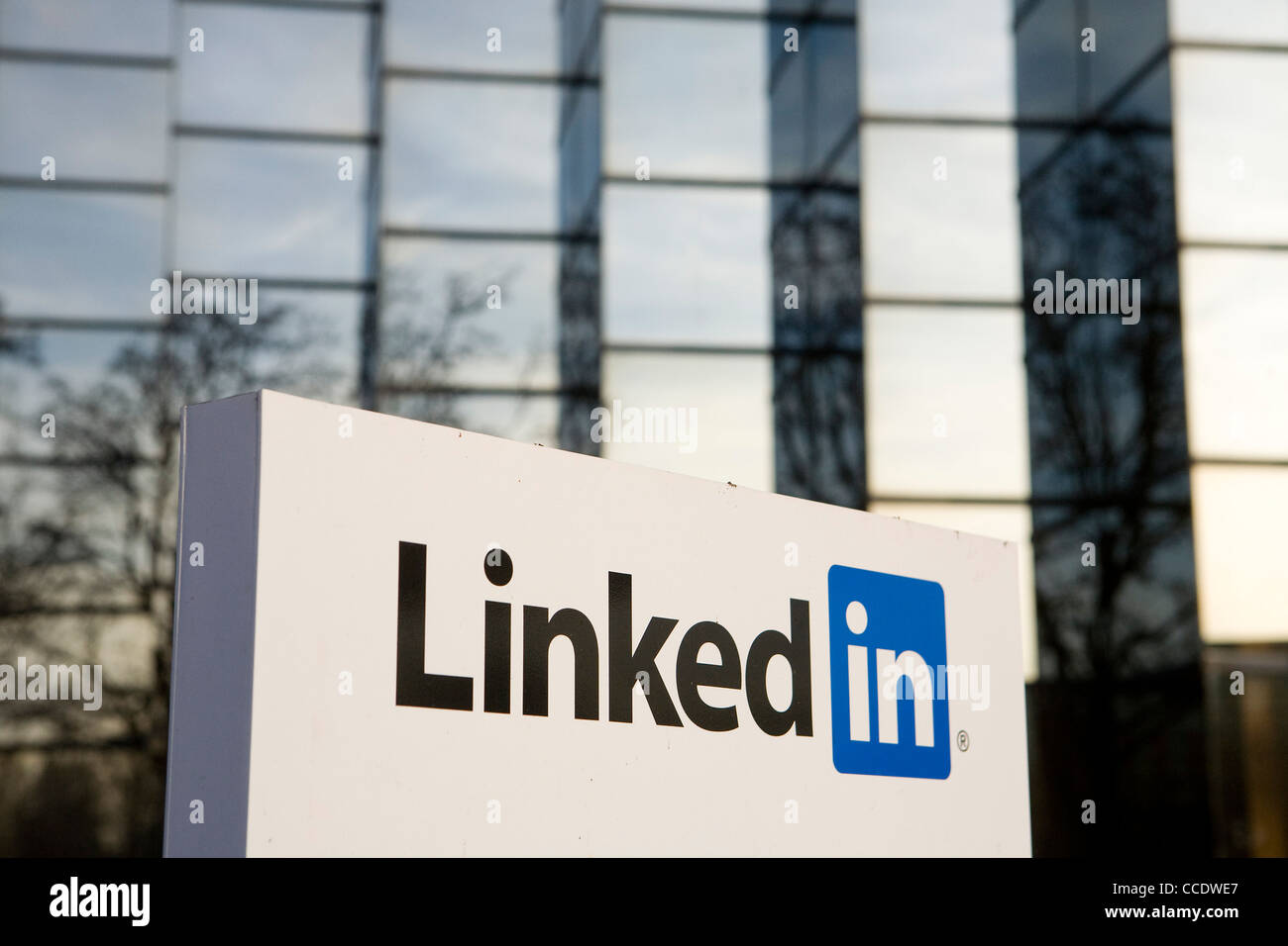 The headquarters of LinkedIn Stock Photo - Alamy