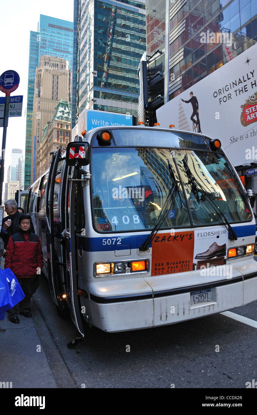 Bus stop, New York, USA Stock Photo - Alamy