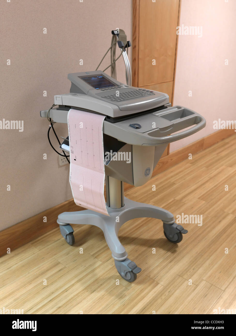 Ecg print out machine hi-res stock photography and images - Alamy