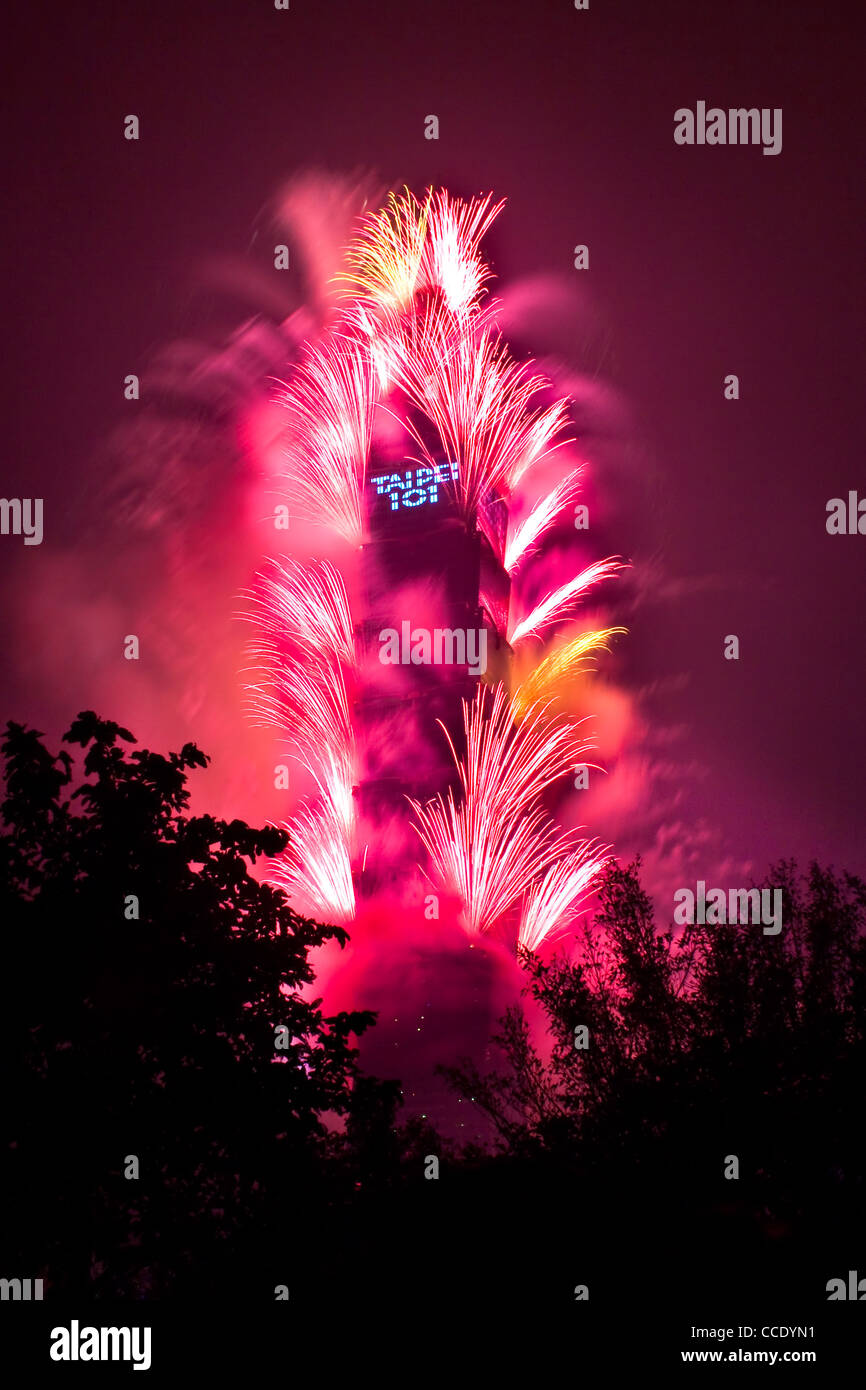 Taipei 101 fireworks hi-res stock photography and images - Alamy