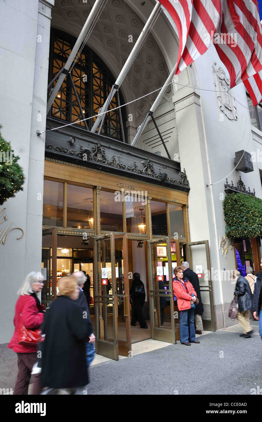 Lord & Taylor store, New York City, USA Stock Photo - Alamy