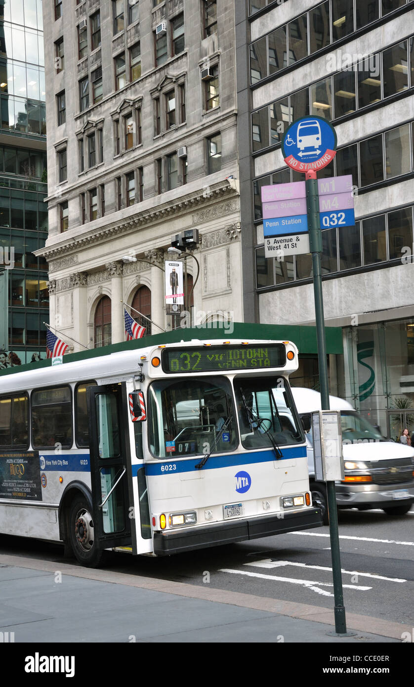 Bus stop, New York, USA Stock Photo - Alamy