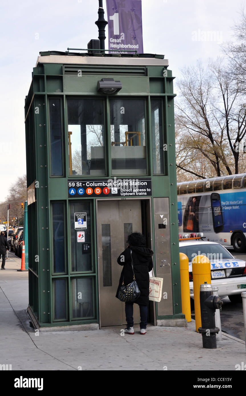 Subway elevator, Manhattan, New York City, USA Stock Photo - Alamy