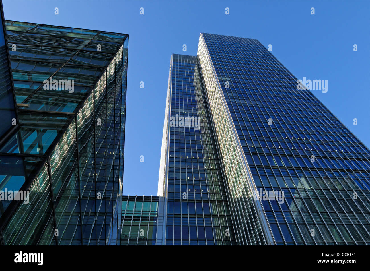 Jp morgan canary wharf hi-res stock photography and images - Alamy