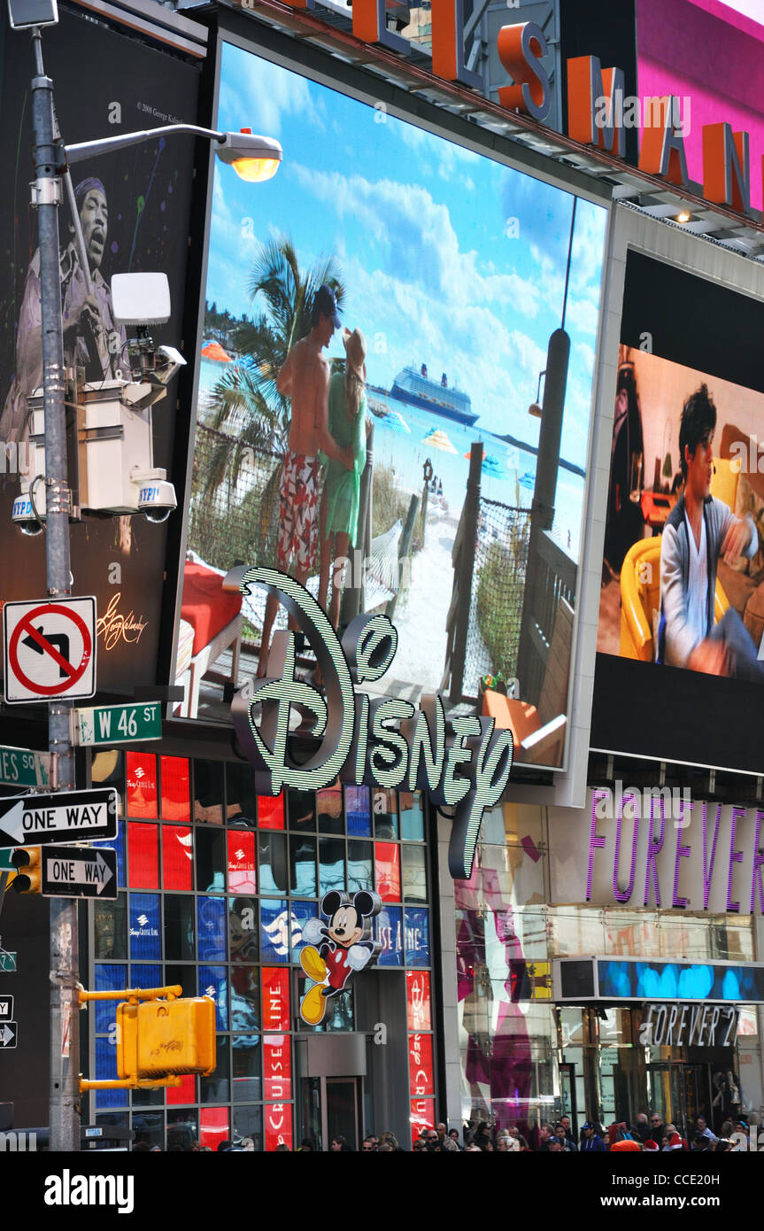 Disney store, Manhattan, New York, USA Stock Photo - Alamy