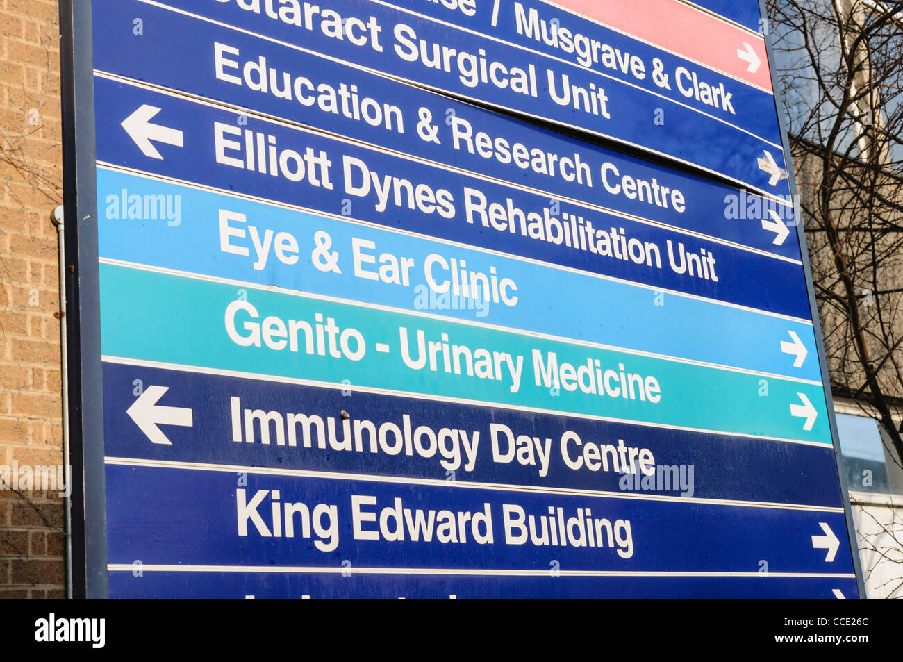 Hospital sign signs signage hi-res stock photography and images - Alamy