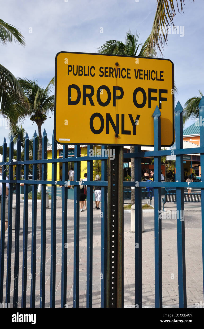 Taxi Drop Off Stock Photos & Taxi Drop Off Stock Images - Alamy
