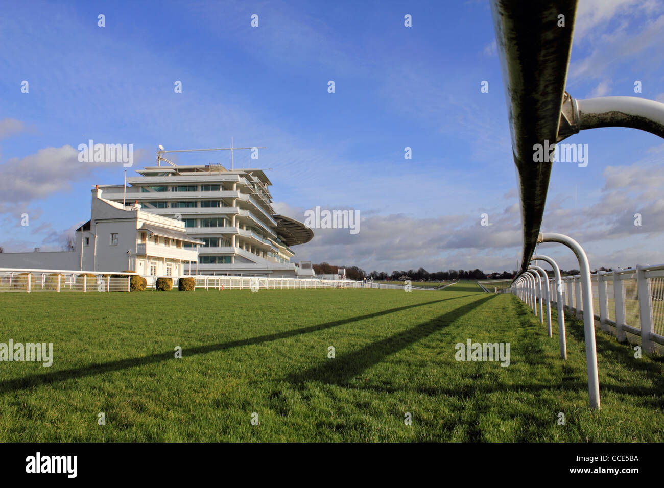 Epsom racecourse grandstand building hi-res stock photography and ...