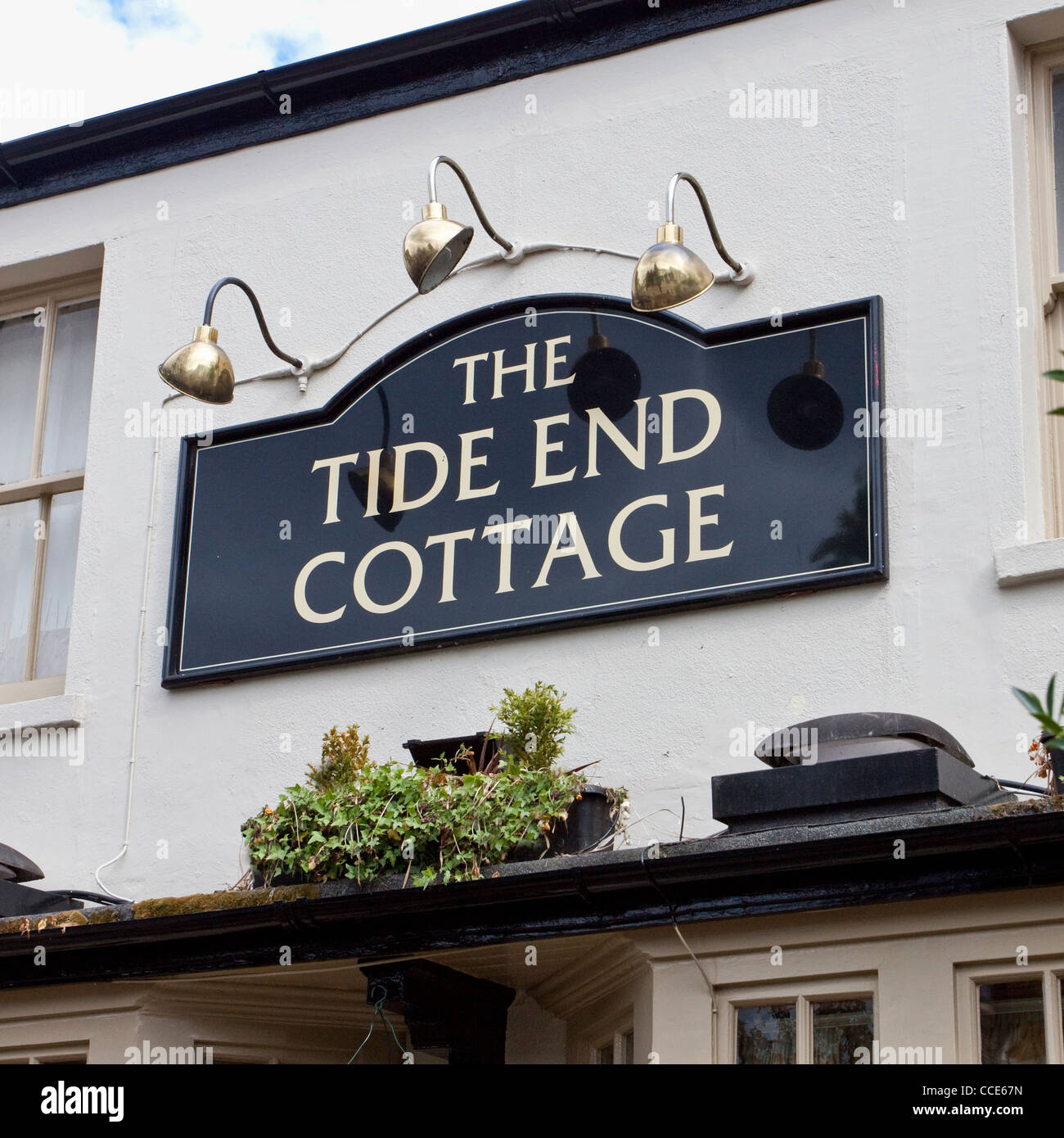 Tide End Cottage Public House Teddington Lock Next to Teddington Studio ...