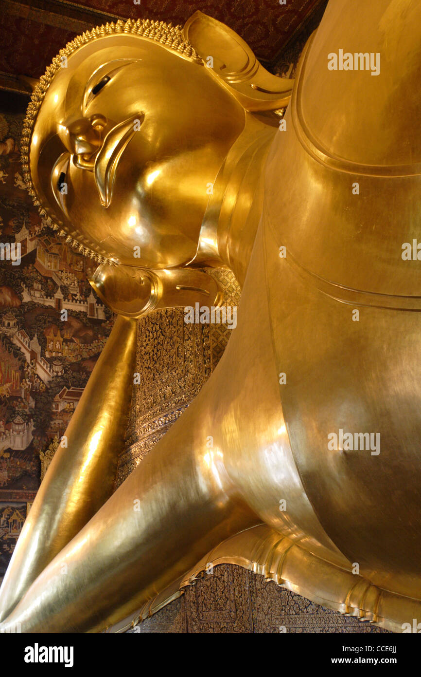 Wat Pho, Temple of the Reclining Buddha, Bangkok. Thailand Stock Photo ...