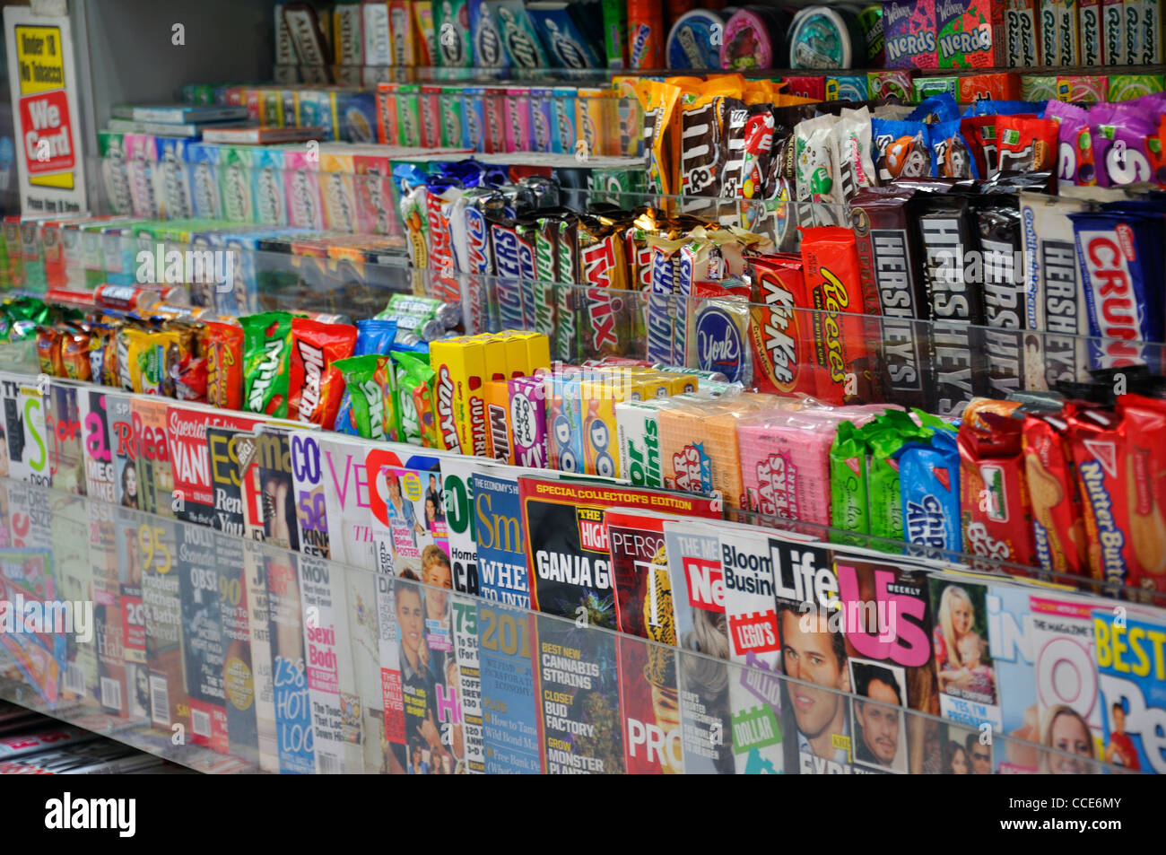 Sweets and magazines in street kiosk, New York, USA Stock Photo - Alamy
