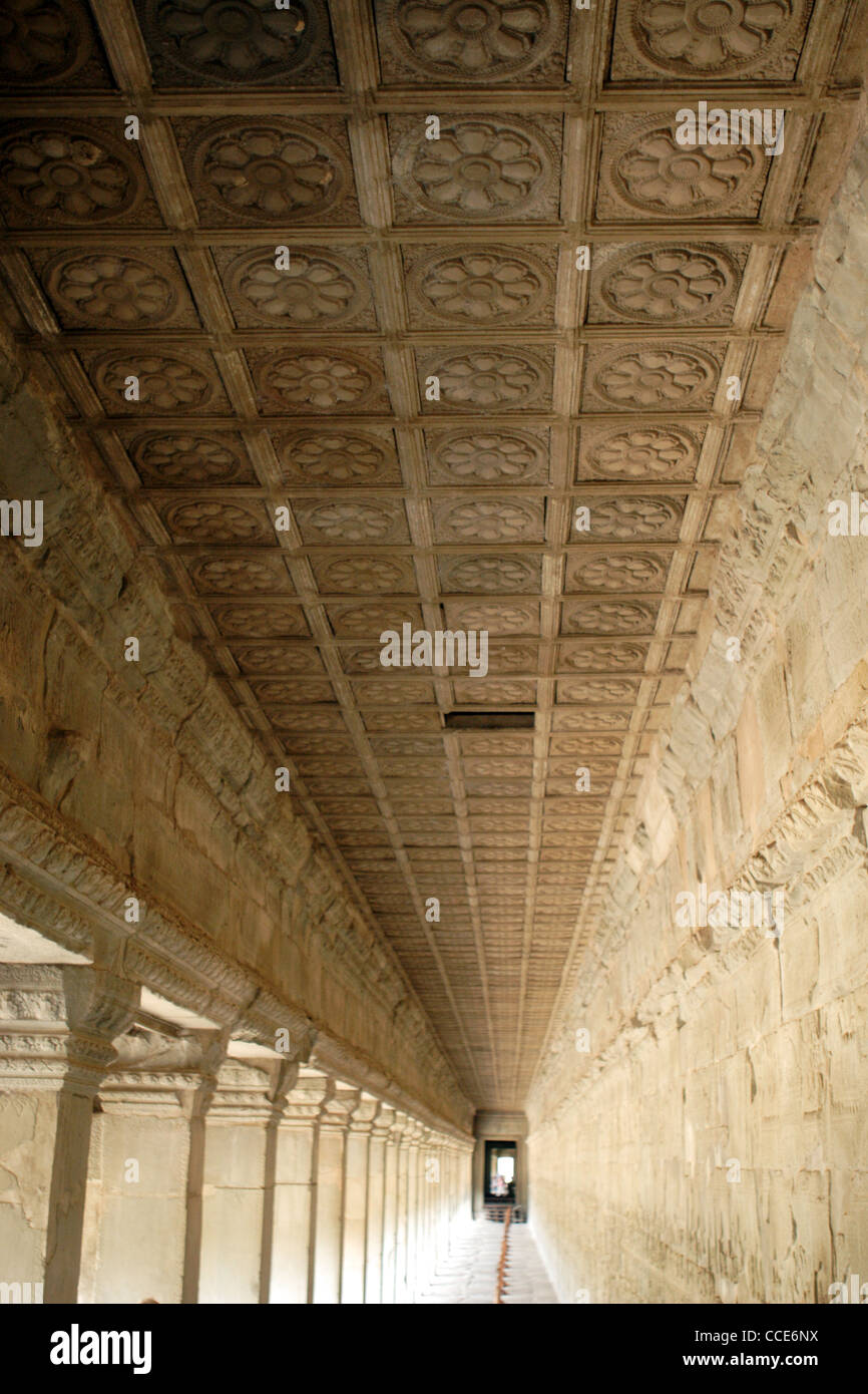 Bas-reliefs on the ceiling of the Eastern gallery, Angkor Wat temple ...