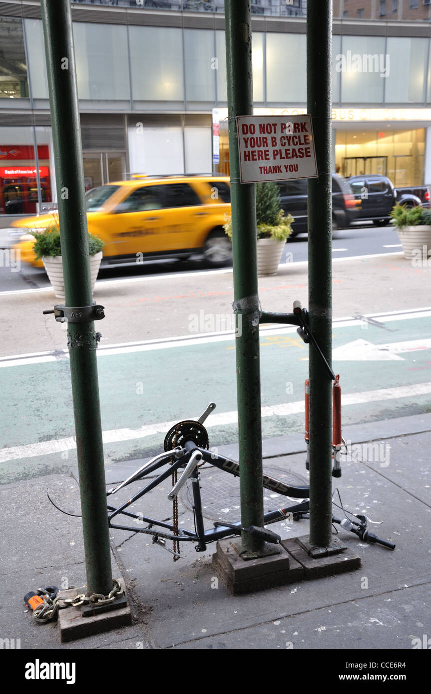 Stolen bike and sign "Do not place your bicycle here please", New York ...