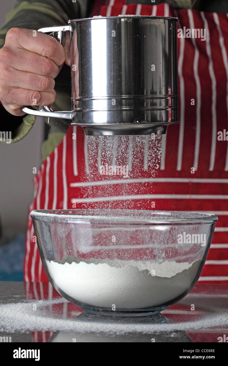 Mixing flours hi-res stock photography and images - Alamy