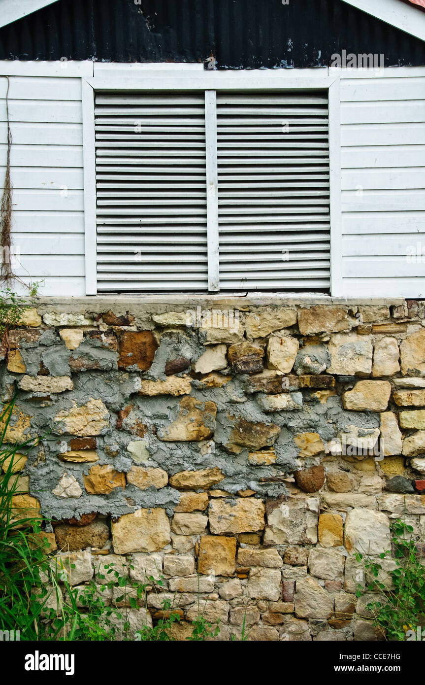 Louvered window hi-res stock photography and images - Alamy
