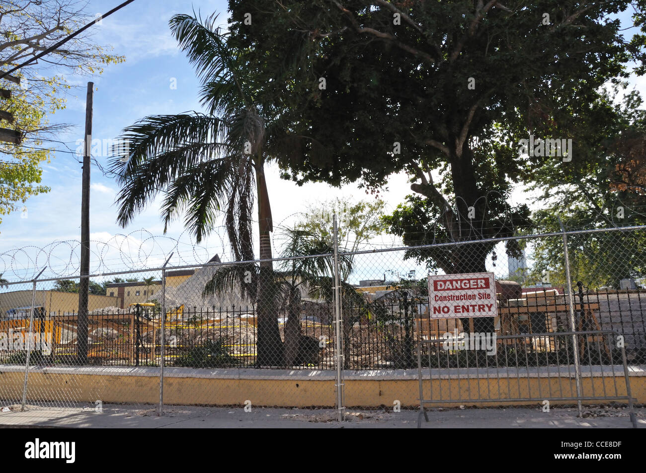 Construction site and danger no entry sign, Nassau, Bahamas Stock Photo ...