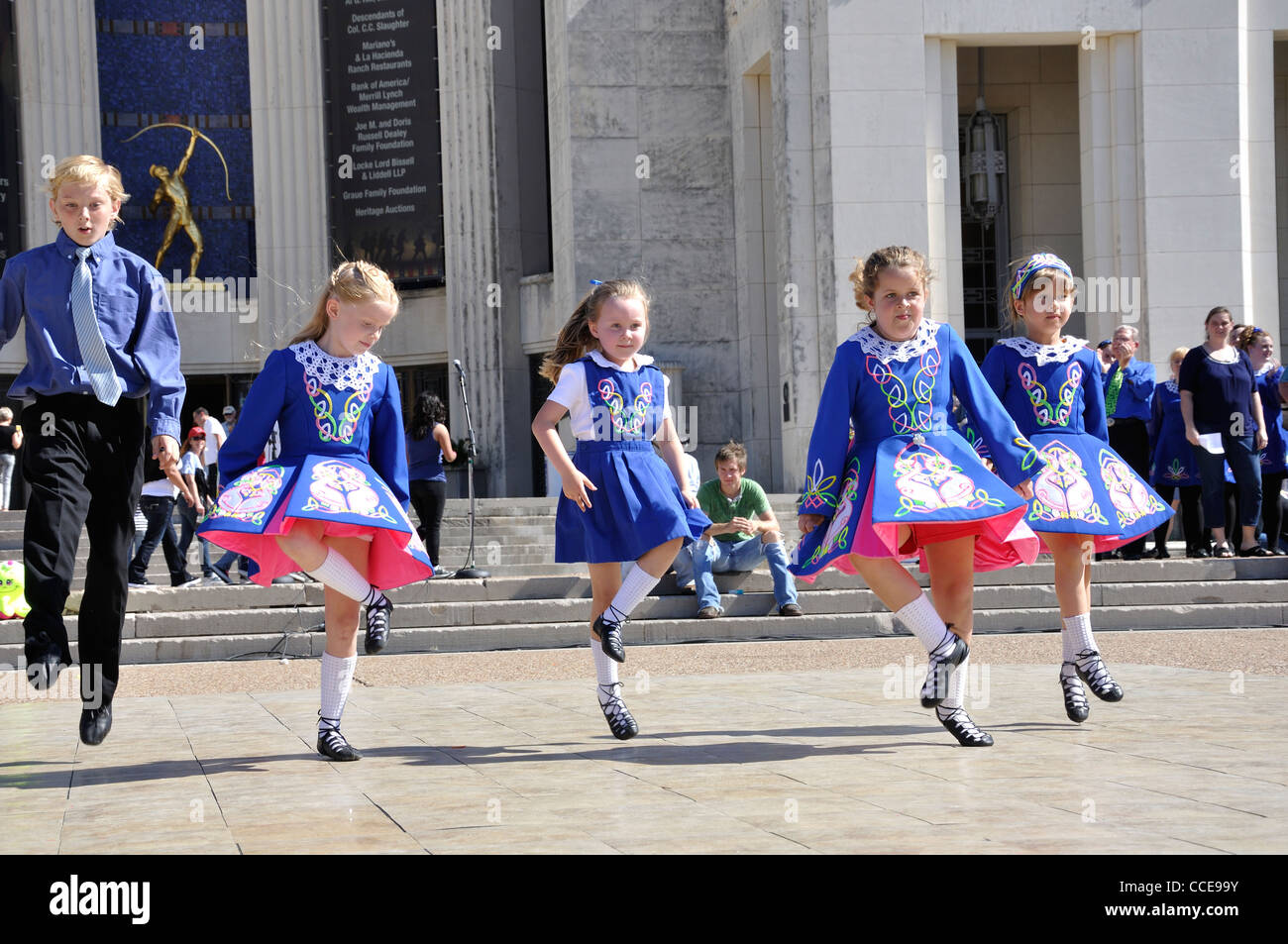 Irish traditional dancing Stock Photo - Alamy