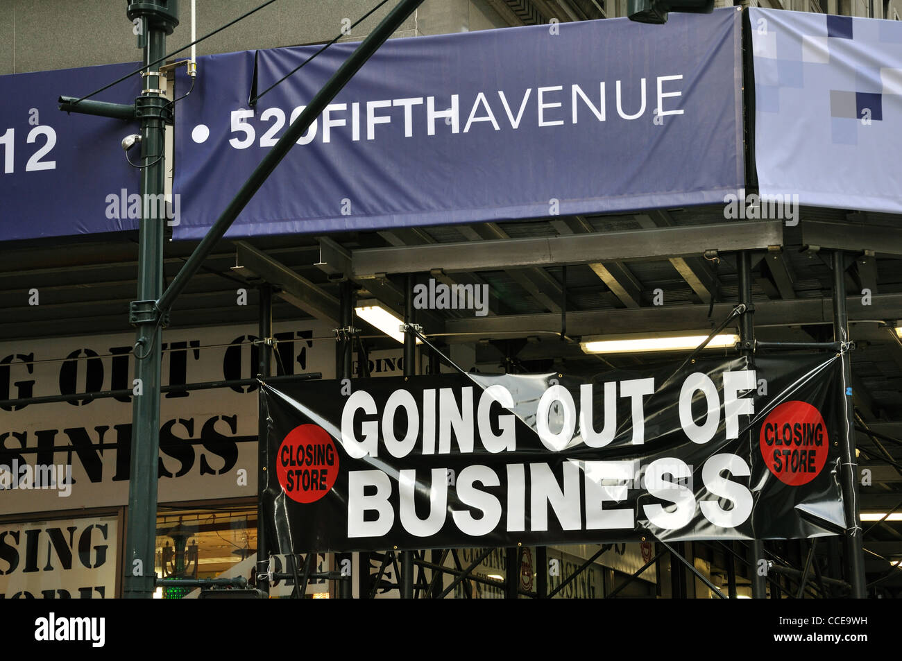 New York, USA - store going out of business Stock Photo - Alamy
