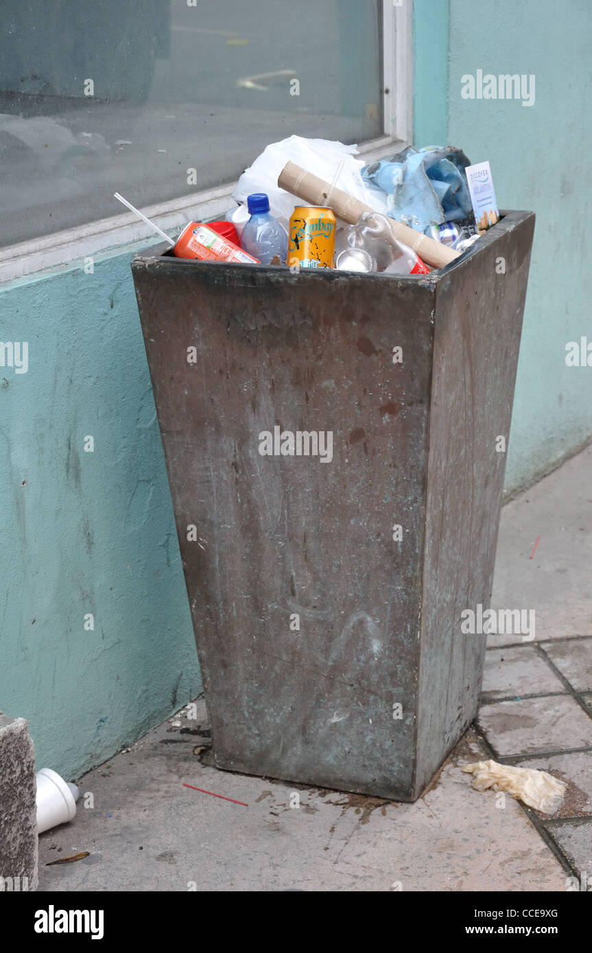 Garbage on street Stock Photo - Alamy