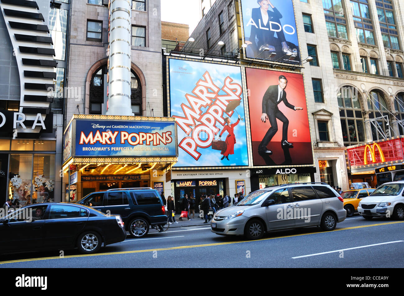 Mary poppins the musical hi-res stock photography and images - Alamy