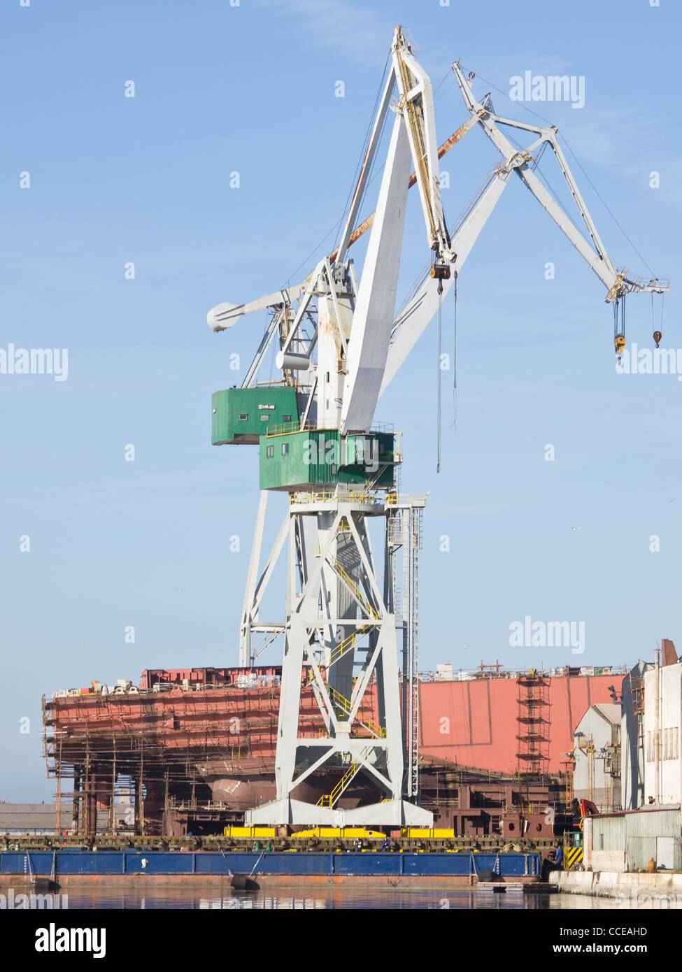Shipyard crane hi-res stock photography and images - Alamy