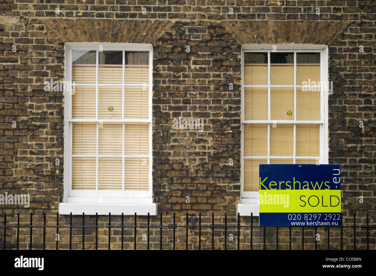 Victorian terrace house london hi-res stock photography and images - Alamy