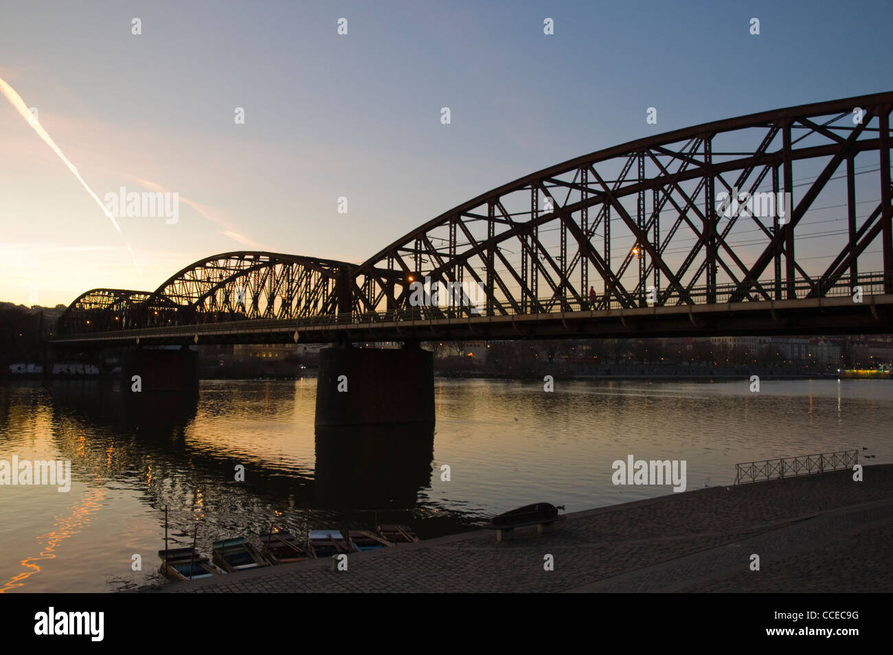 Bridge prague vltava river hi-res stock photography and images - Alamy