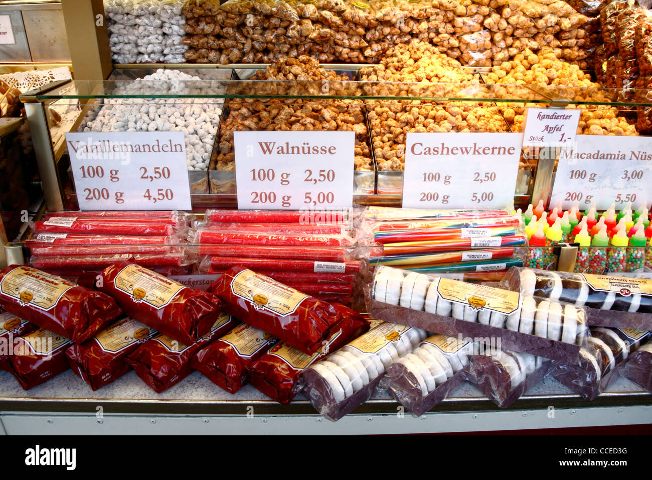 Mobile booth hi-res stock photography and images - Alamy