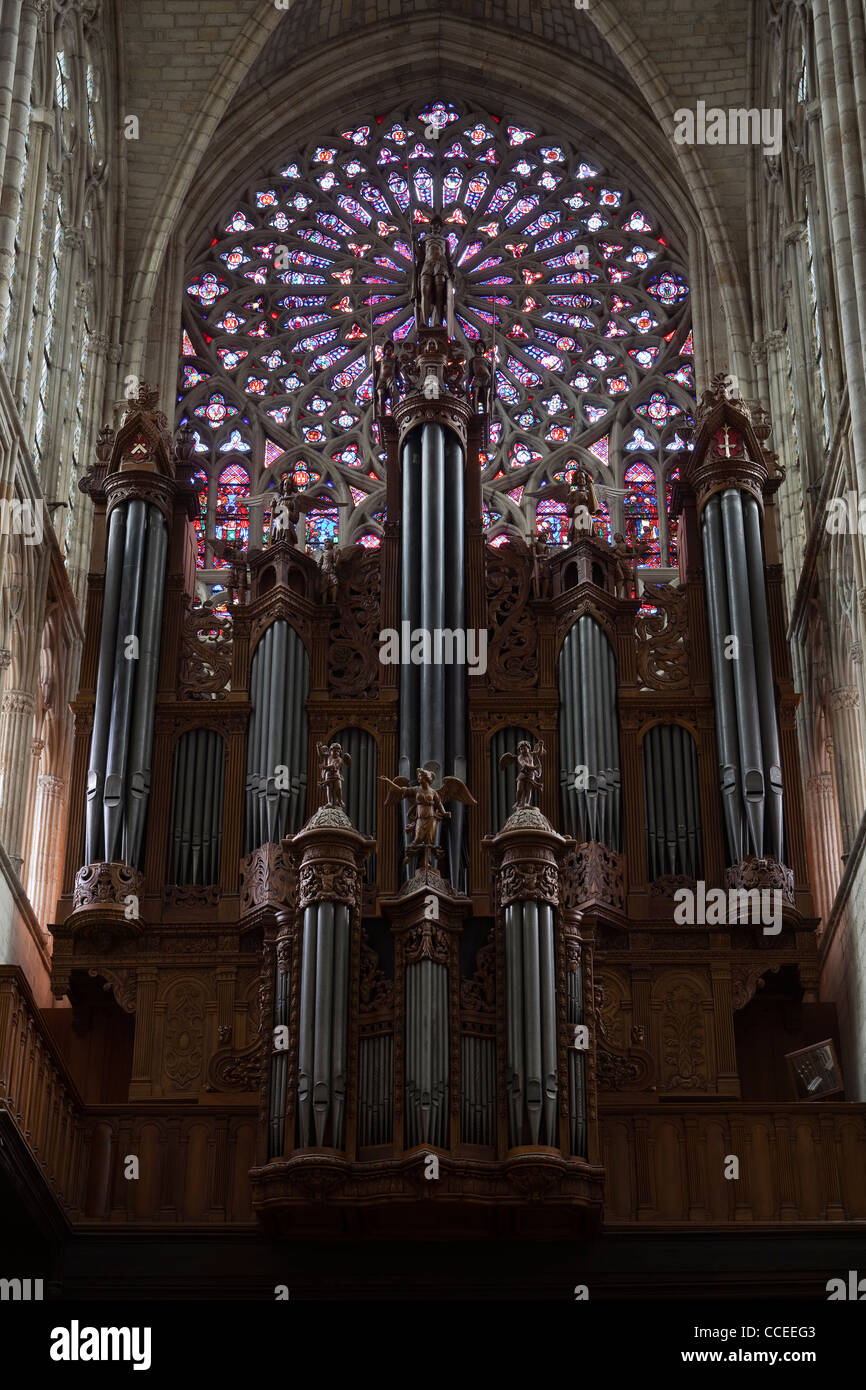 Huge organ hi-res stock photography and images - Alamy