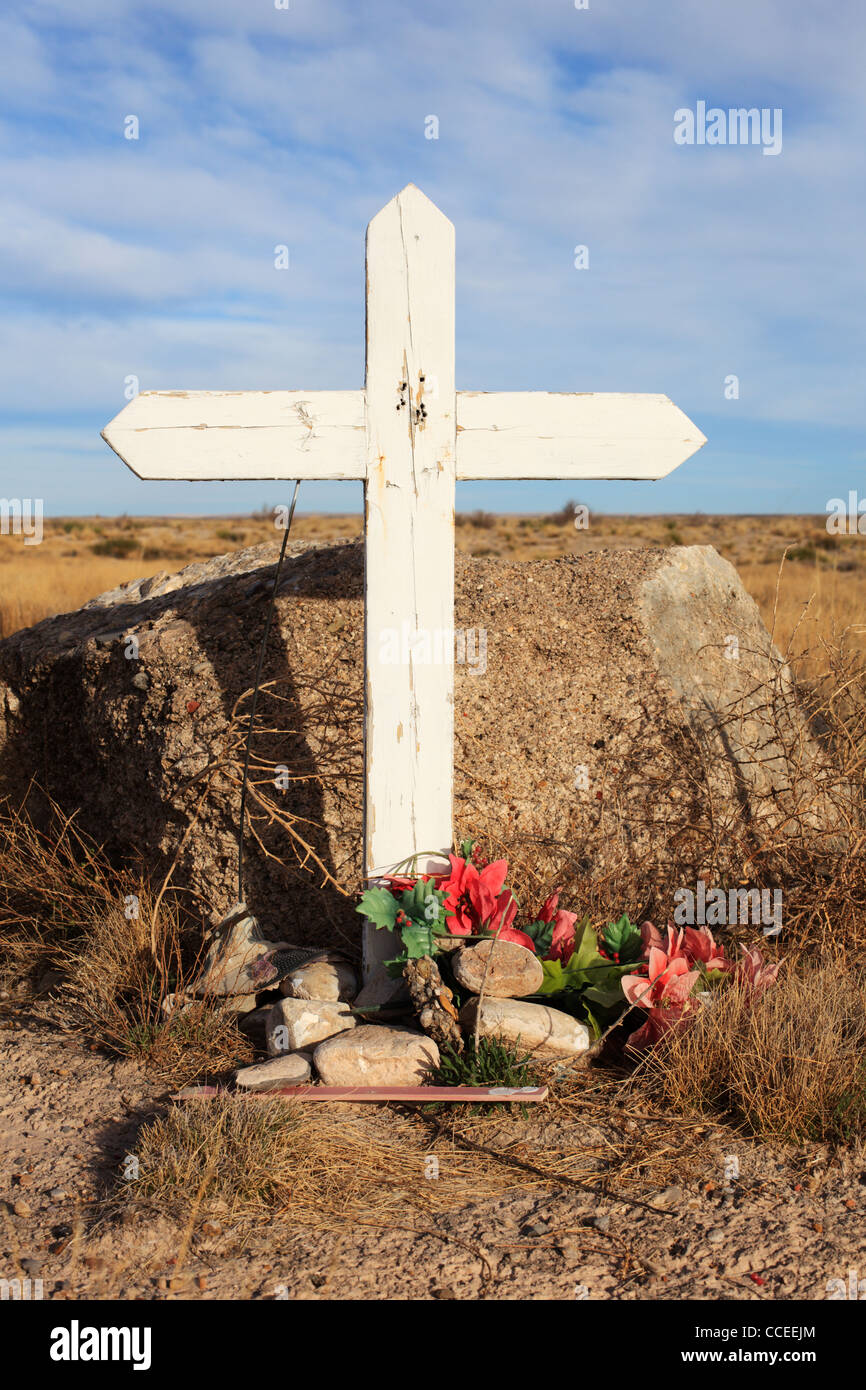 Wooden cross grave marker hi-res stock photography and images - Alamy