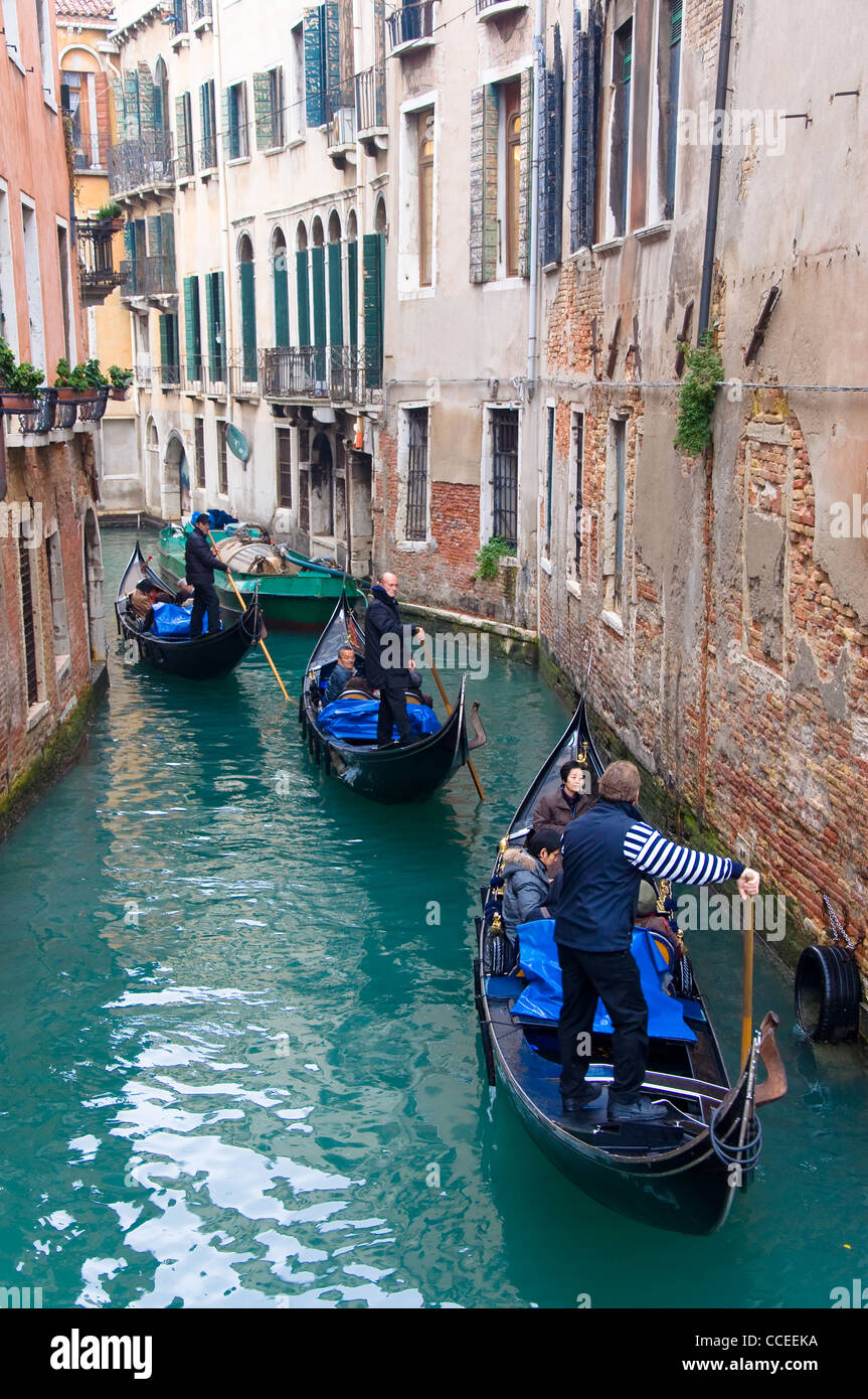 Gondolas venice italy canals tourists hi-res stock photography and images - Alamy