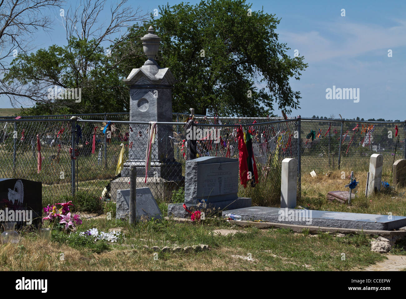 Memorial Wounded Knee Oglala Lakota Sioux tribe Red Cloud Catholic ...