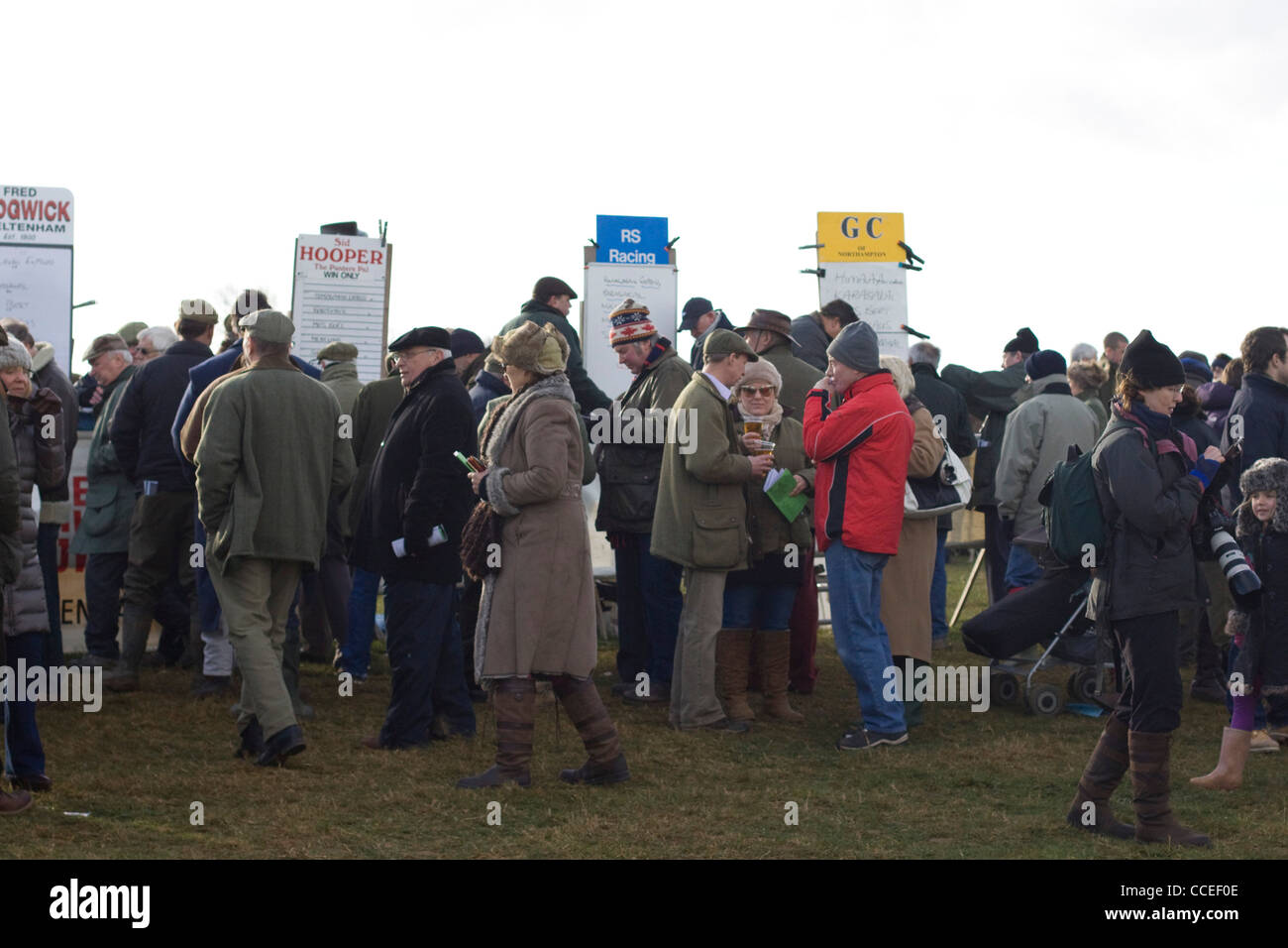 Horse race track stands hi-res stock photography and images - Alamy