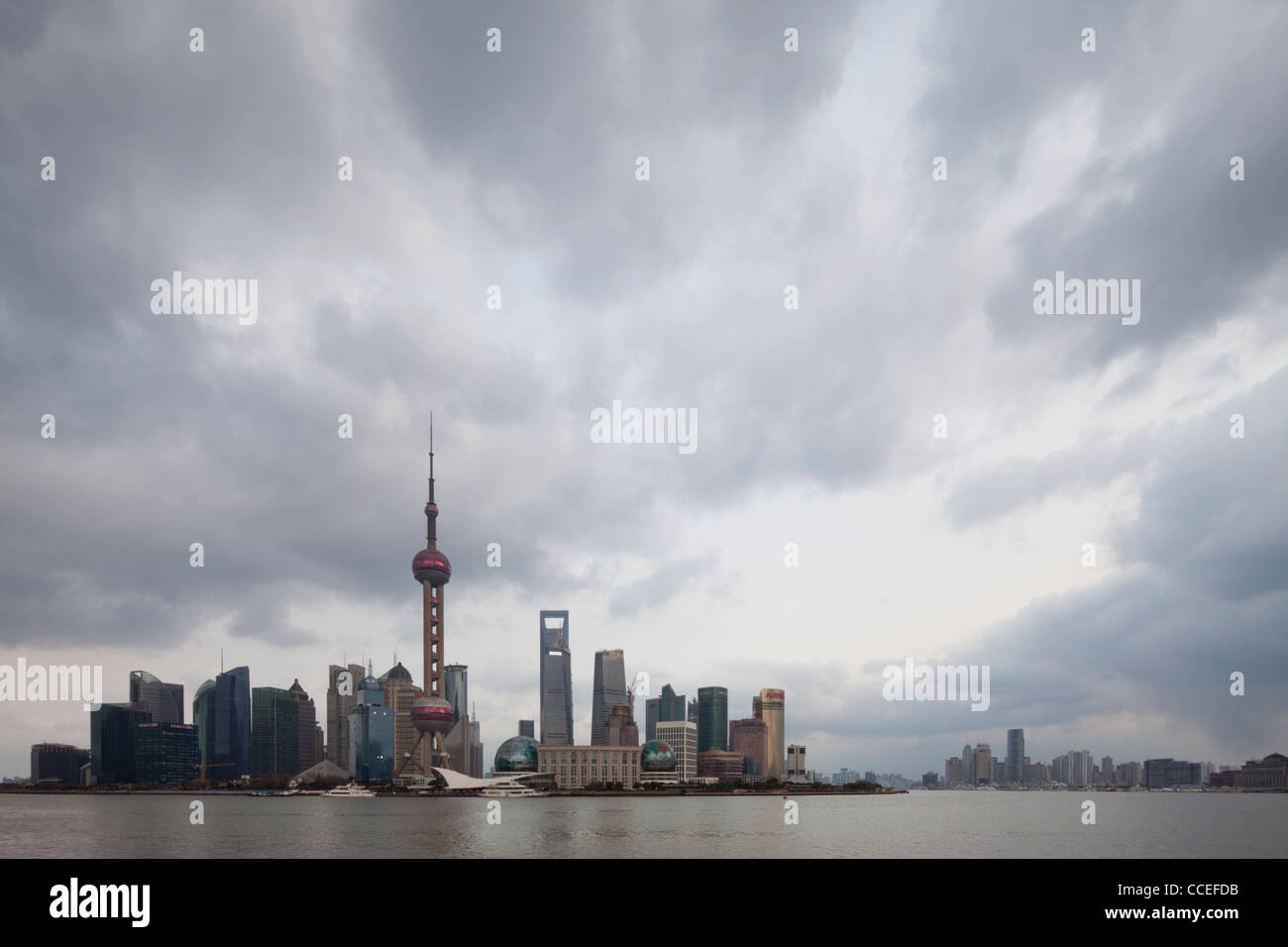 Shanghai skyline bund hi-res stock photography and images - Alamy
