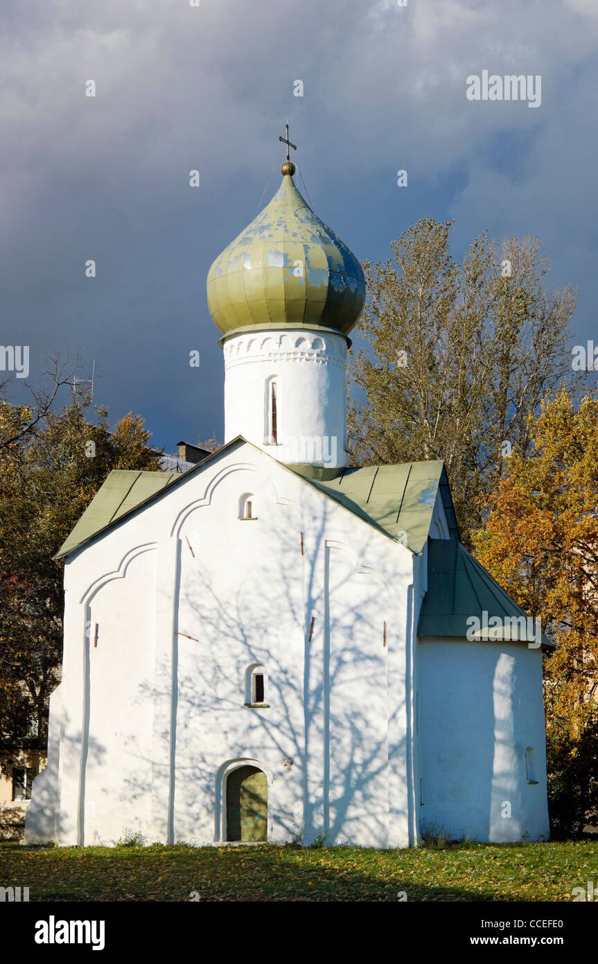 Church of the Twelve Apostles on the Abyss Stock Photo - Alamy