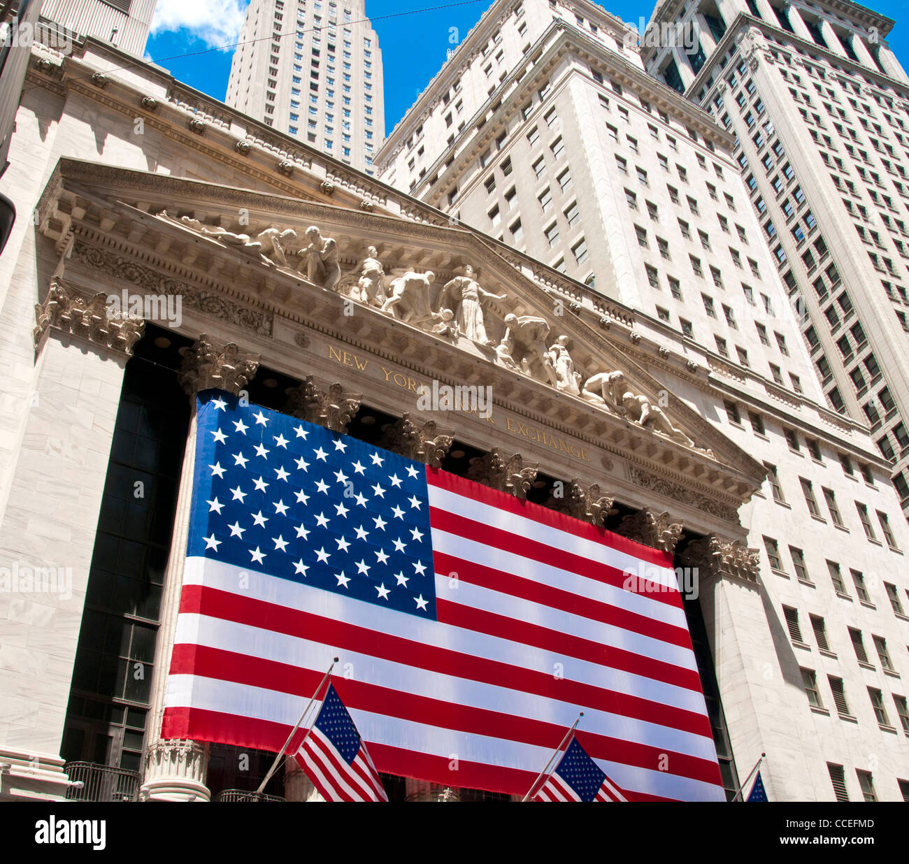 Nyse exterior hi-res stock photography and images - Alamy