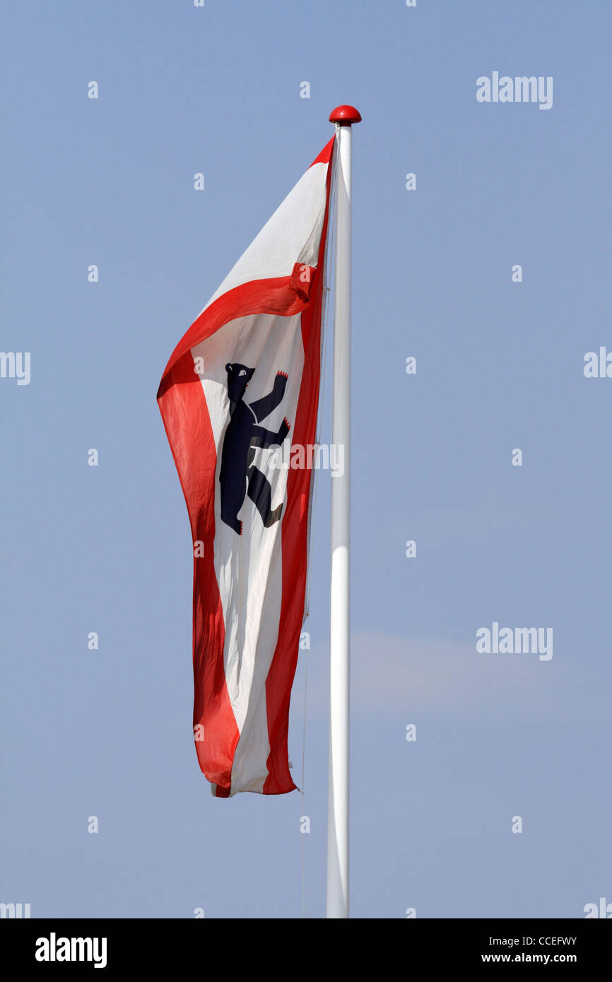 Berlin bear flag hi-res stock photography and images - Alamy