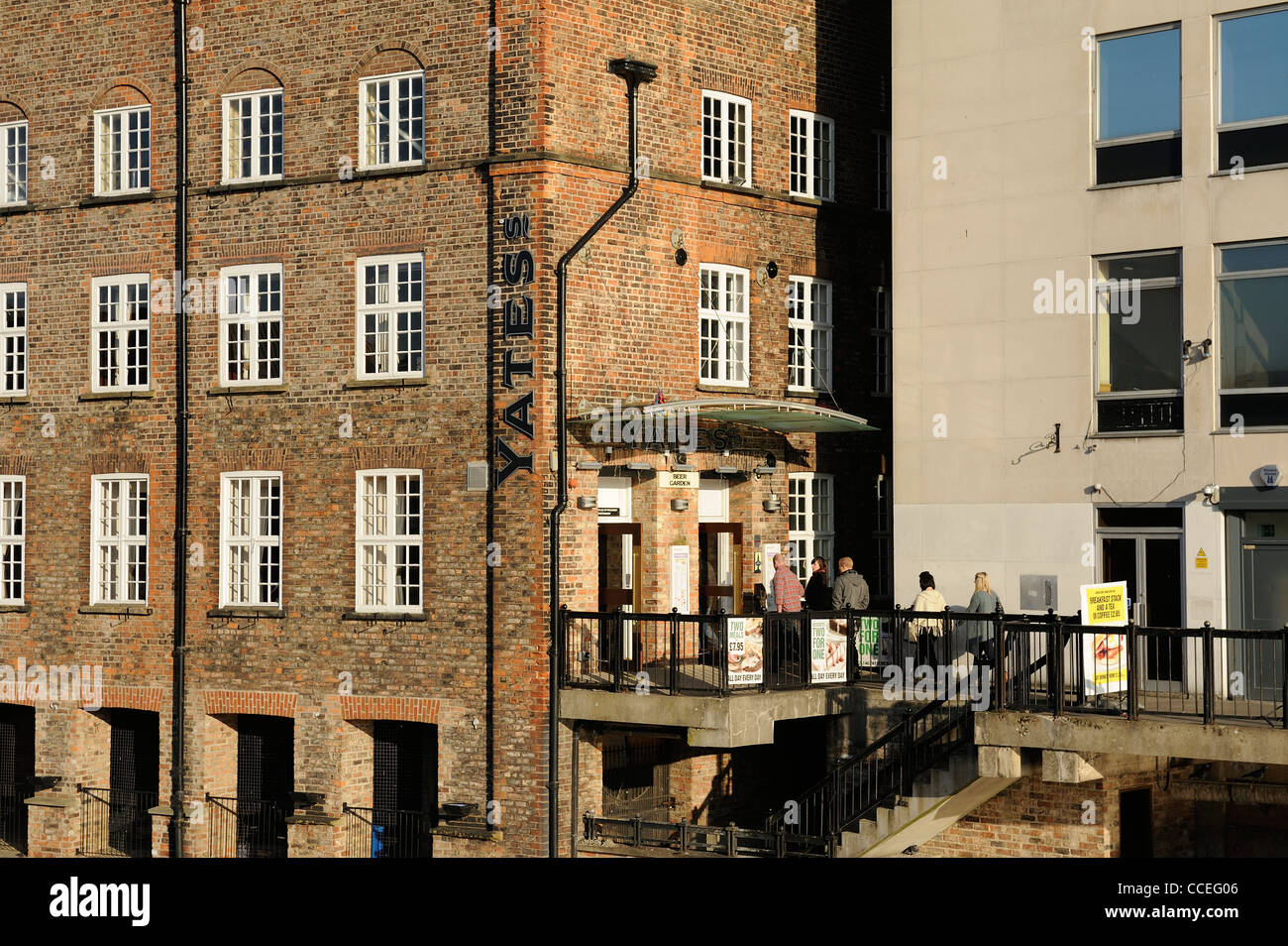 Yatess hi-res stock photography and images - Alamy