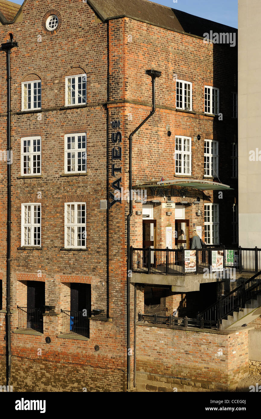 Yatess hi-res stock photography and images - Alamy