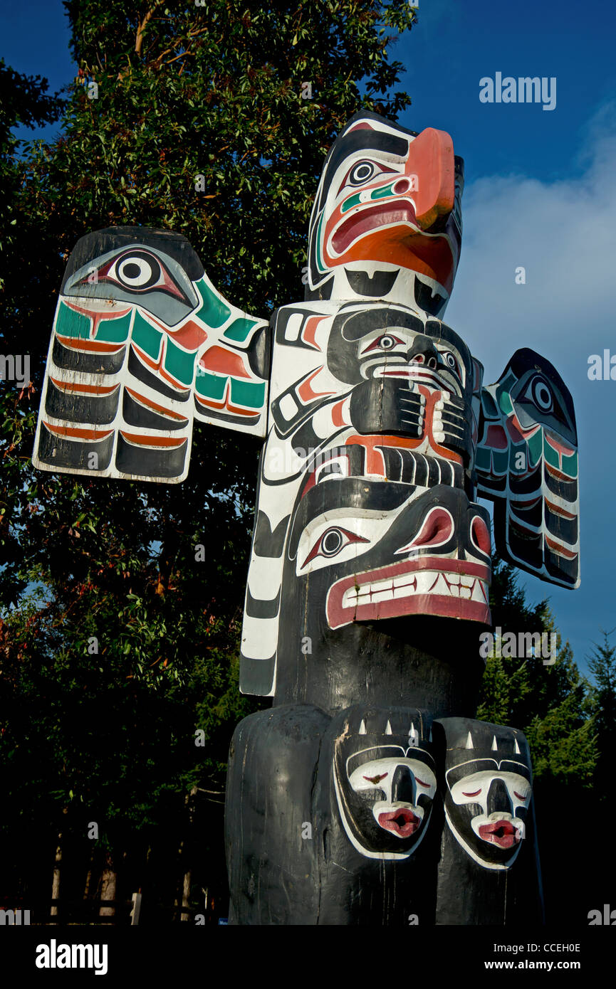 Kwagiutlh Bear Pole, Craig Bay Heritage Park, Nanoose Vancouver Island ...