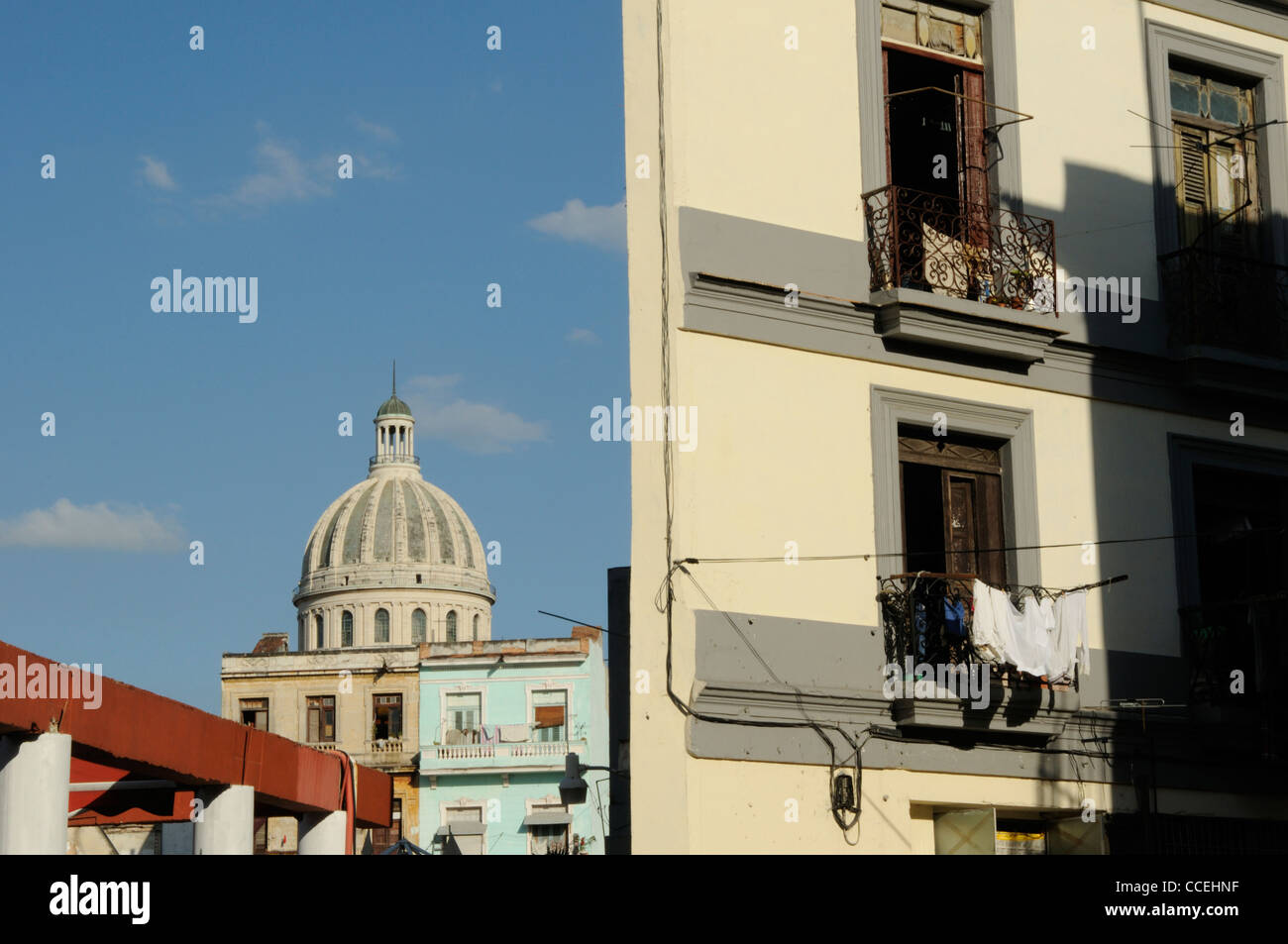 Cuba building colonial hi-res stock photography and images - Alamy